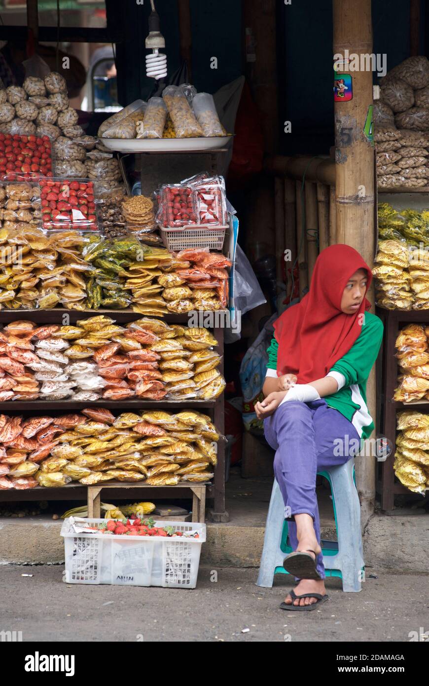 Balinese Vendor and her roadside stall, Bedugul market, Bali, Indonesia ...