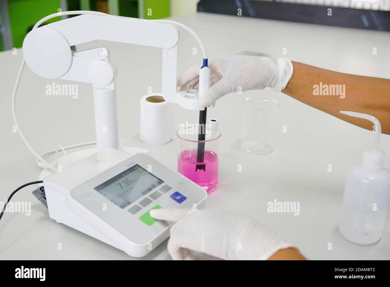 Ph meter hi-res stock photography and images - Alamy