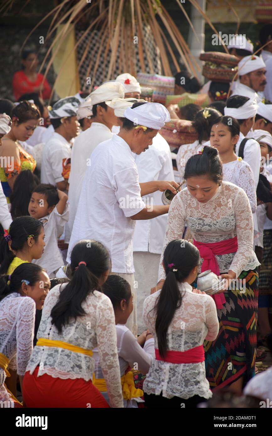 Balinese prayer hi-res stock photography and images - Alamy