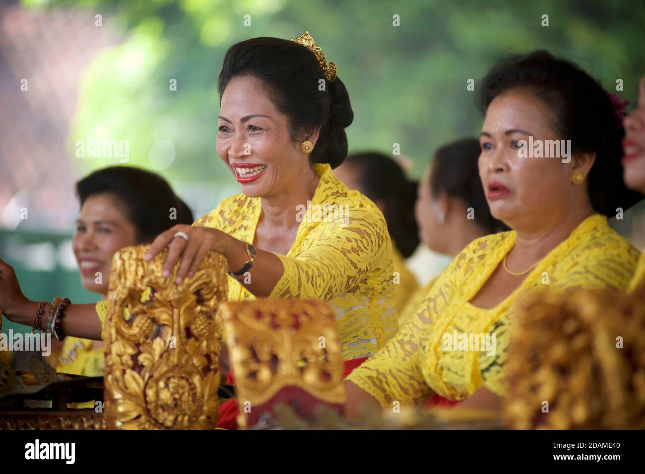 Indonesia bali gamelan traditional indonesian hi-res stock photography ...