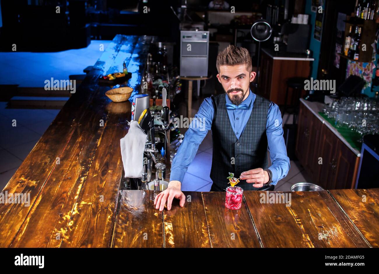 Barman makes cocktail pothouse hi-res stock photography and images - Alamy