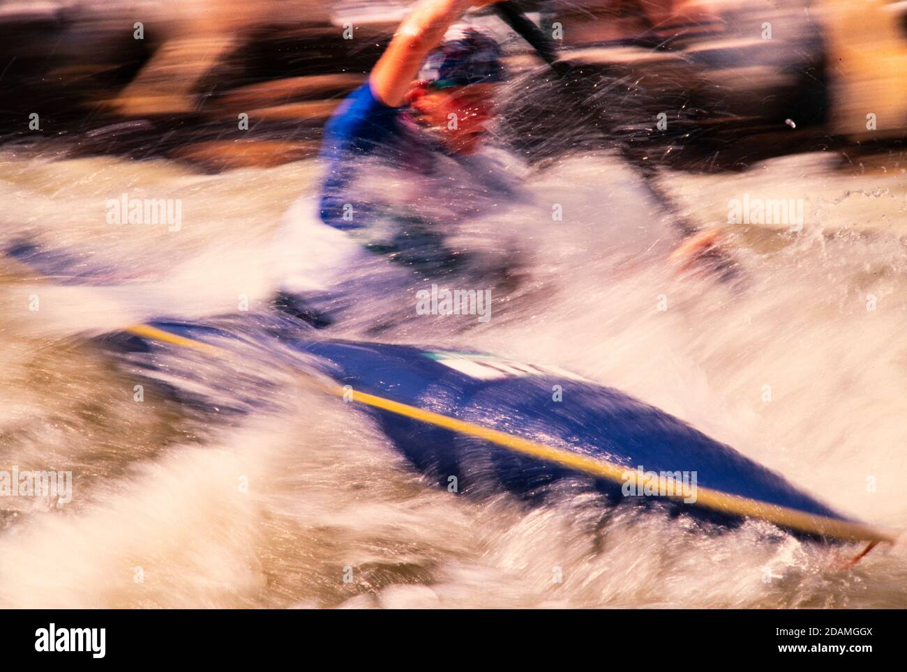 Paddling through rapids hi-res stock photography and images - Alamy