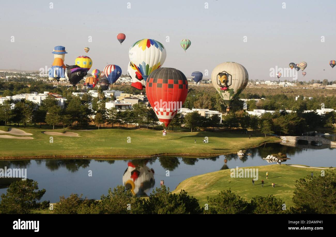 Leon, Mexico. 13th Nov, 2020. Hot air balloons rise during the 2020 ...