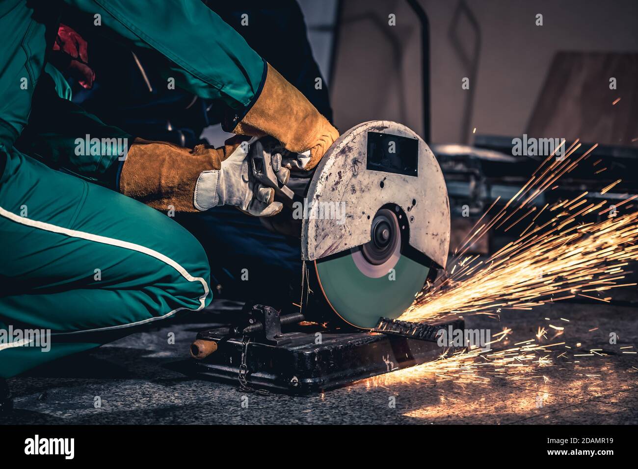 Disc cutter hi-res stock photography and images - Alamy