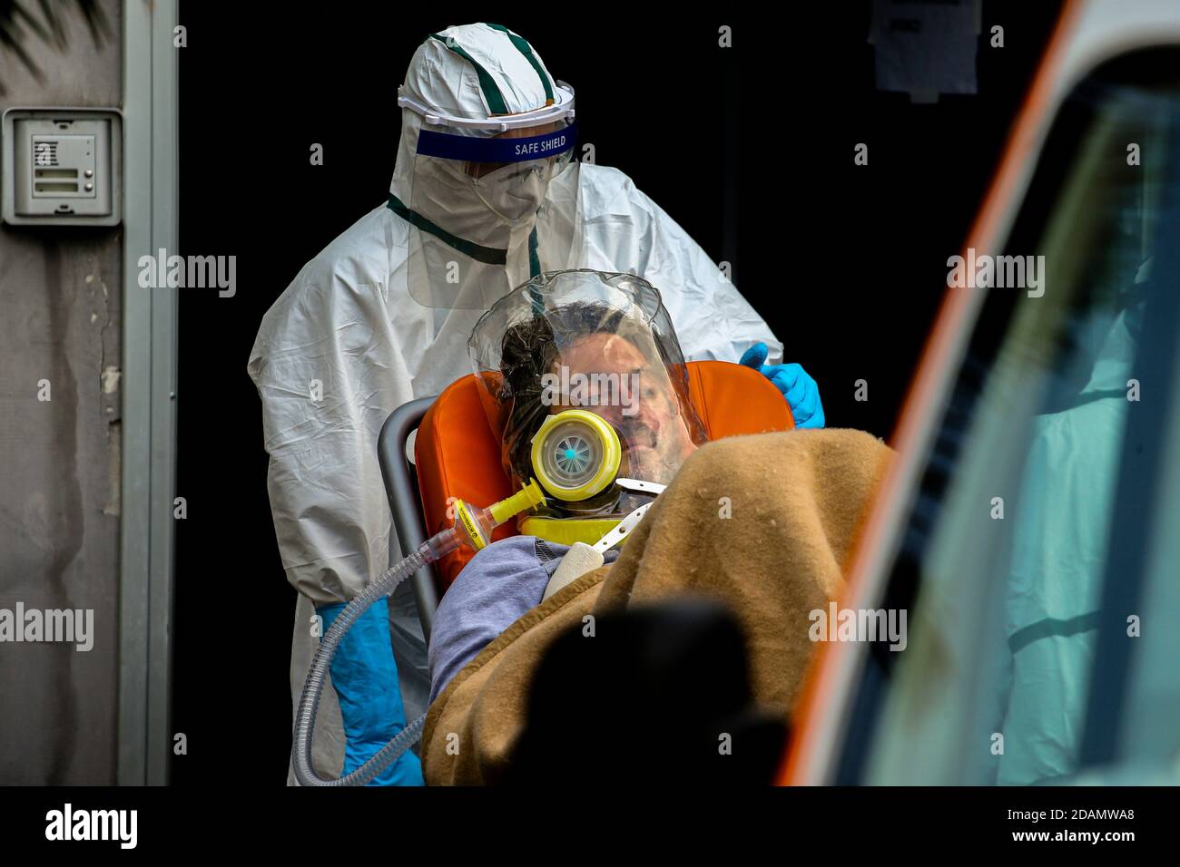 Continuous positive airway pressure hi-res stock photography and images ...