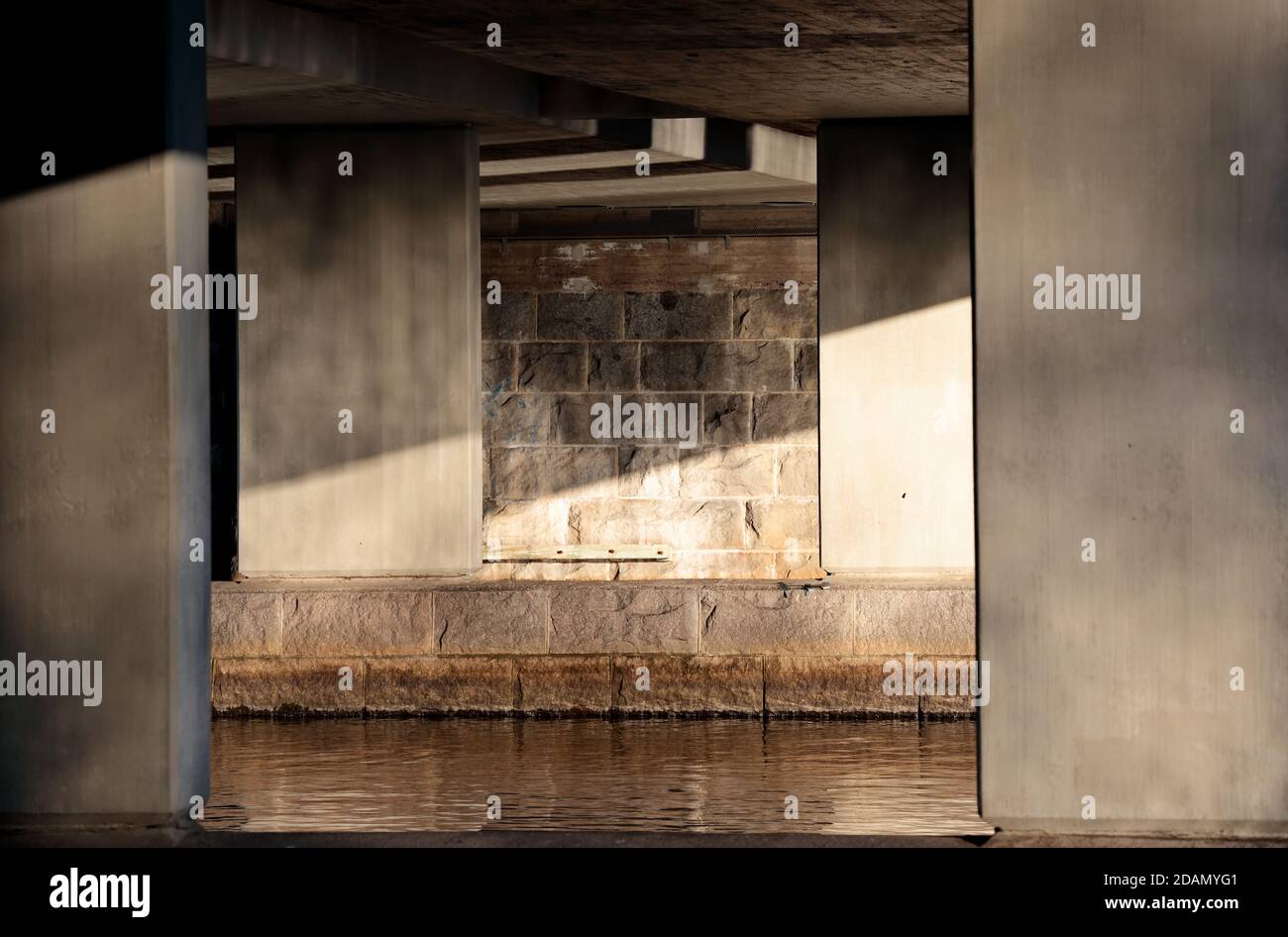 Concrete columns bridge over hi-res stock photography and images - Alamy