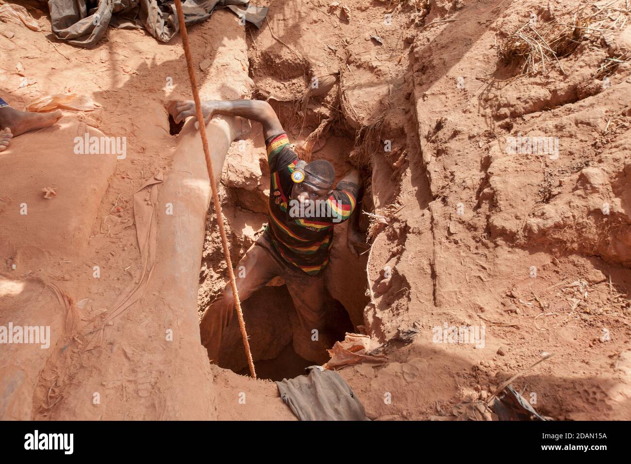 Selingue, Mali, 28th April 2015; Faraba gold mine. People come from all ...