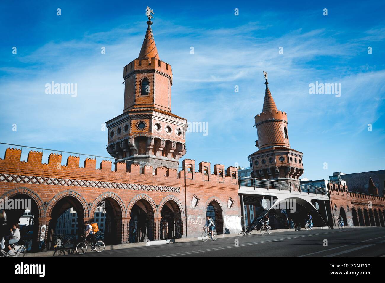 historic oberbaum bridge in berlin Stock Photo - Alamy
