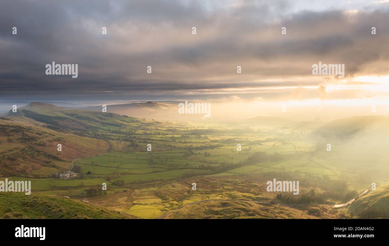 Hope Valley Sunrise from Mam Tor Stock Photo - Alamy
