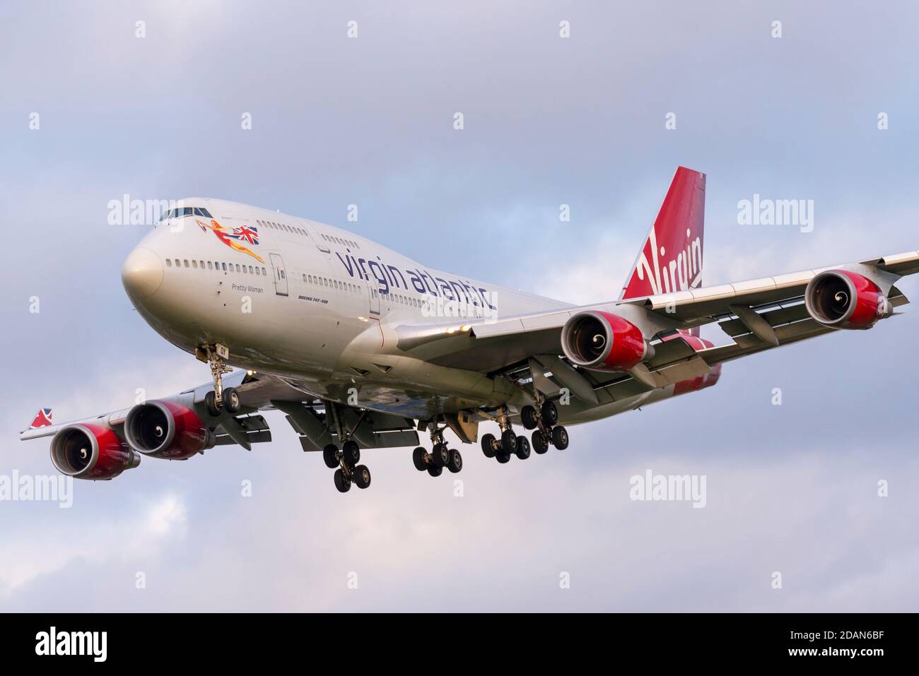Virgin Atlantic Boeing 747 Jumbo Jet plane G-VROY Pretty Woman landing ...