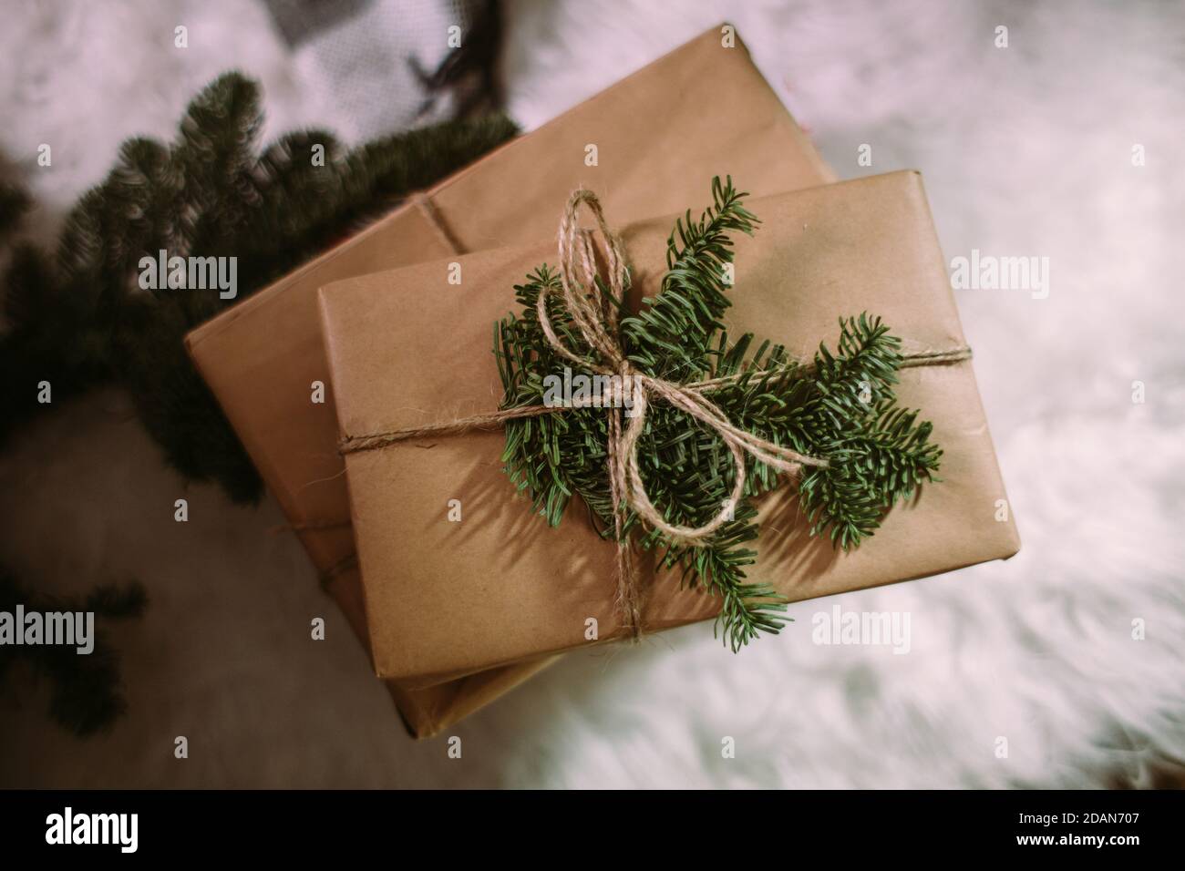 Christmas gift box with decoration. Winter Holiday Concept. Rustik ...