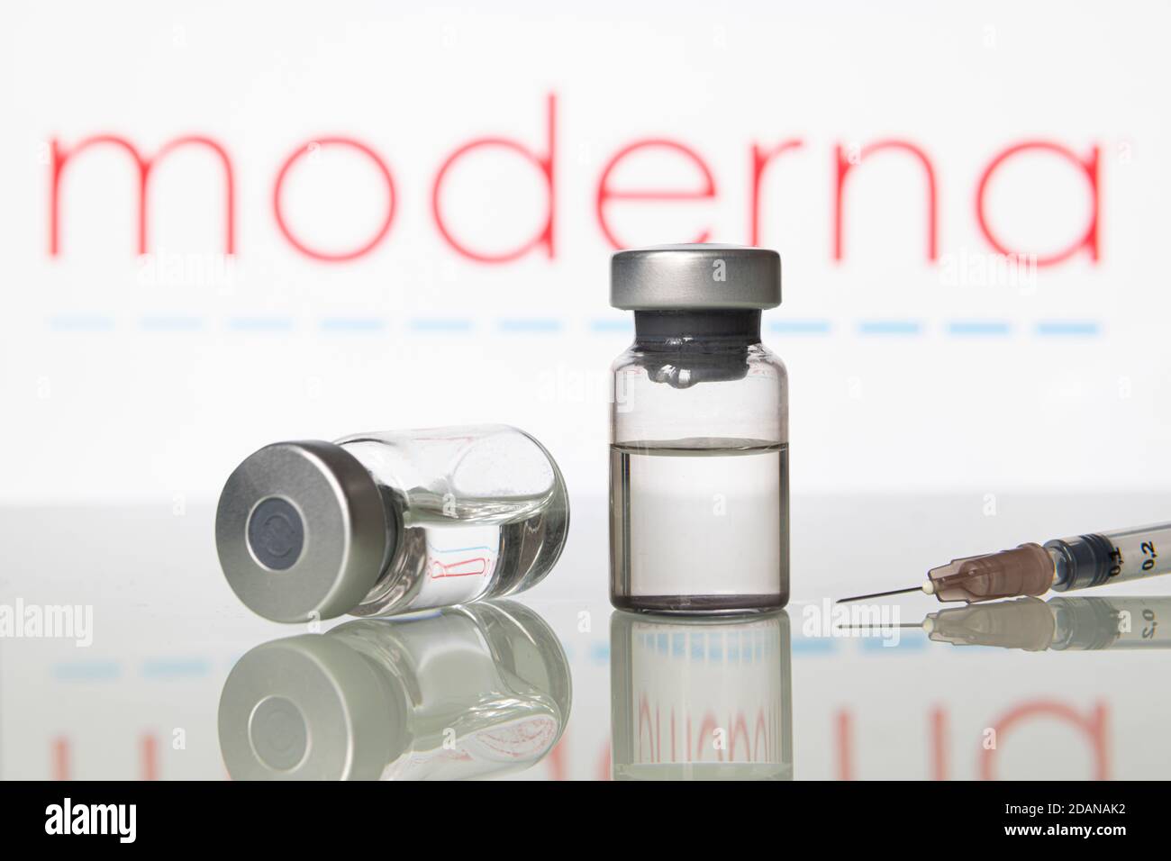 Moderna logo vials hi-res stock photography and images - Alamy