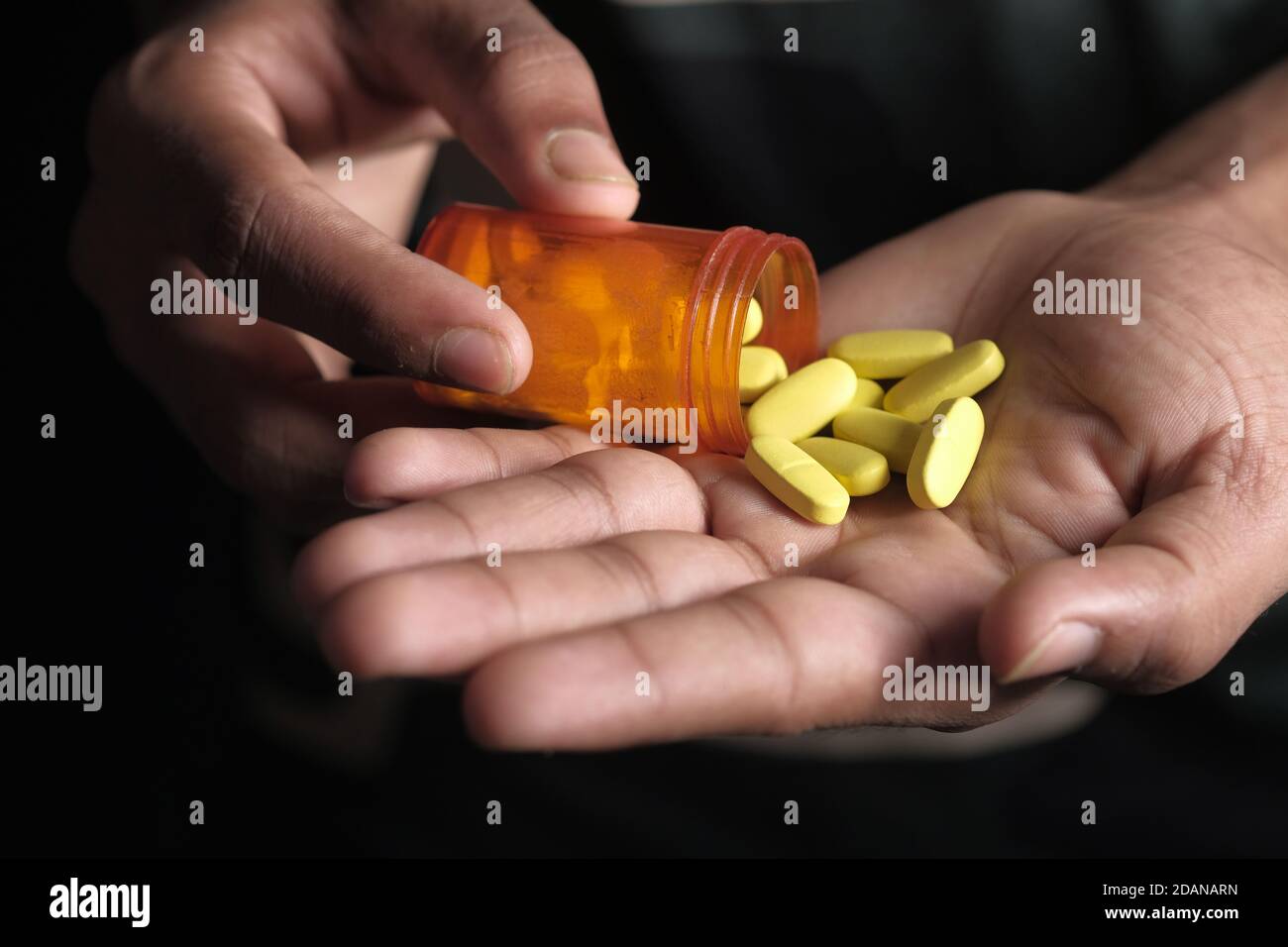 Hand color hi-res stock photography and images - Alamy