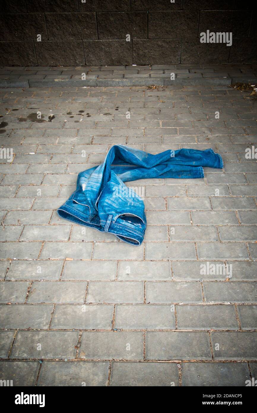 Abandoned clothing hi-res stock photography and images - Alamy