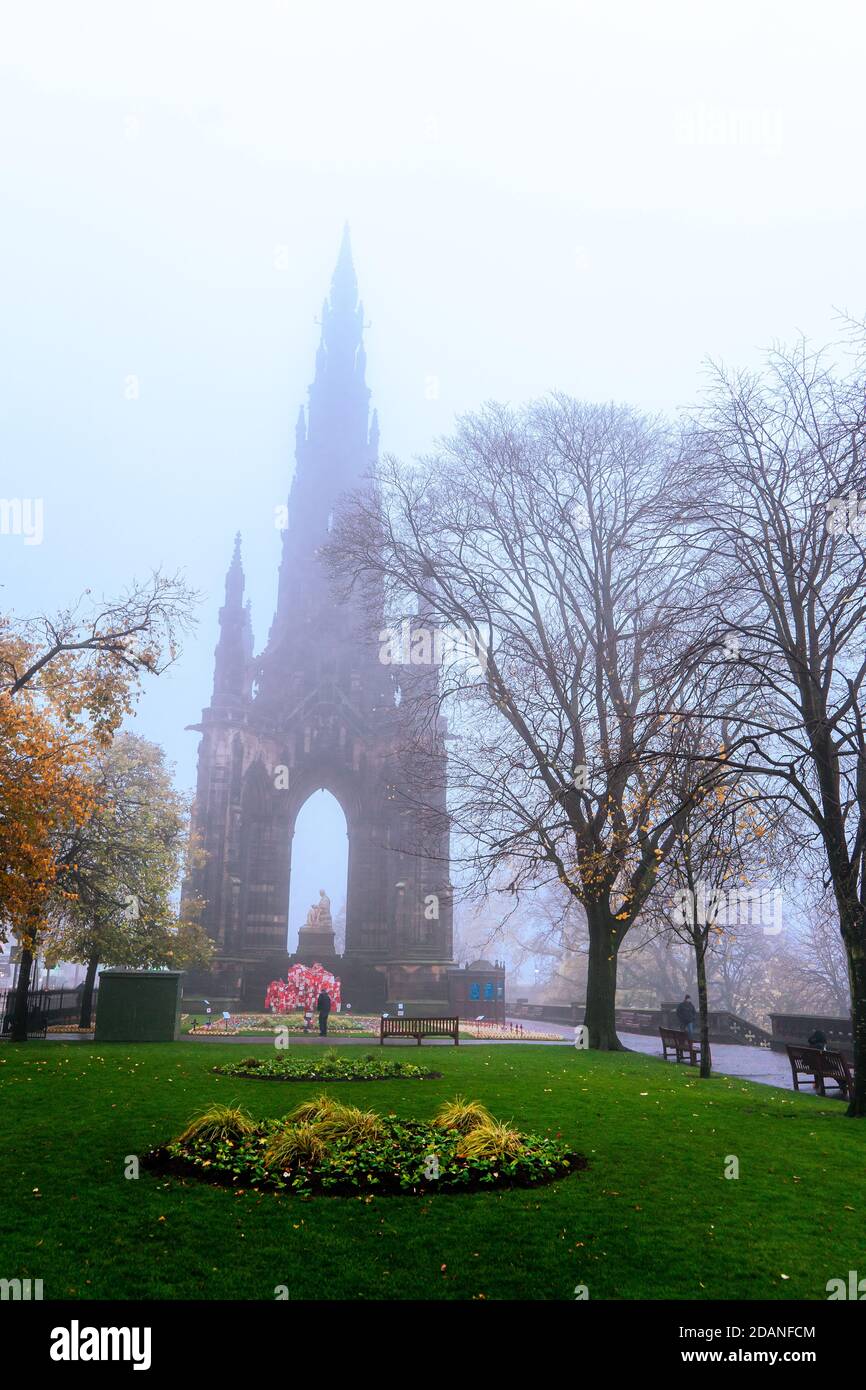 scott monument edinburgh Stock Photo - Alamy