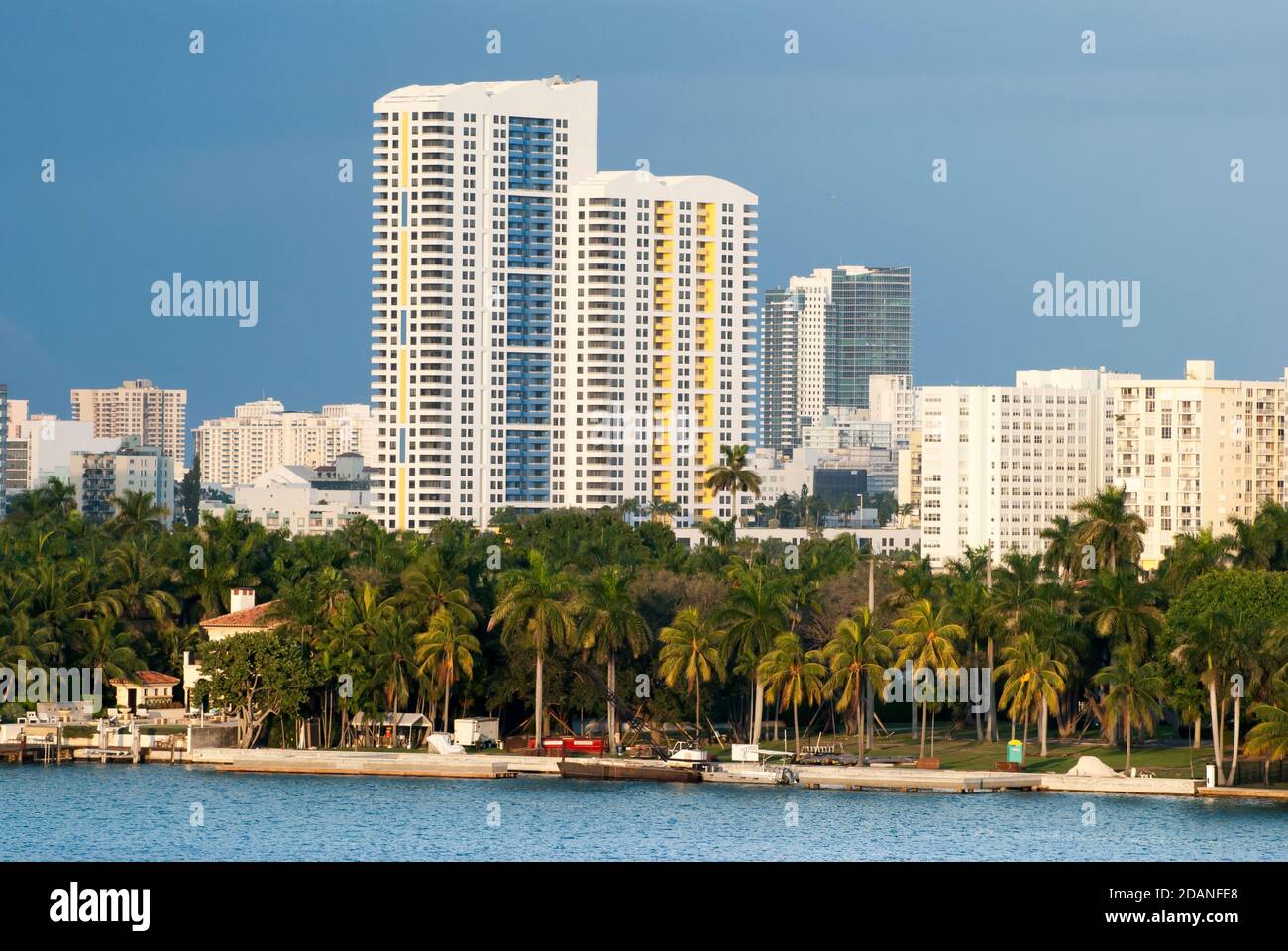 The waterfront park and the residential buildings in Miami Beach ...