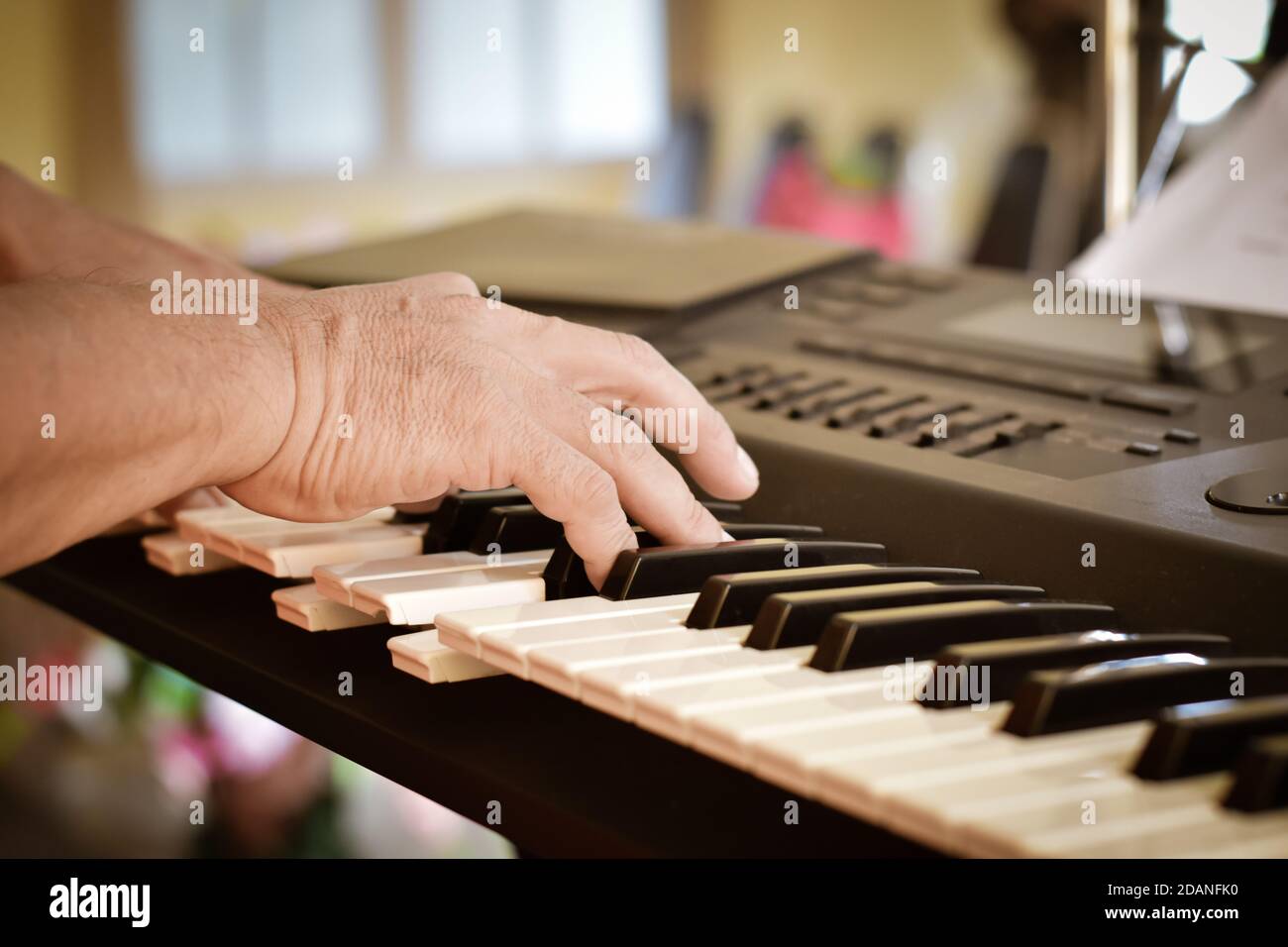 Man playing keyboard piano hi-res stock photography and images - Alamy