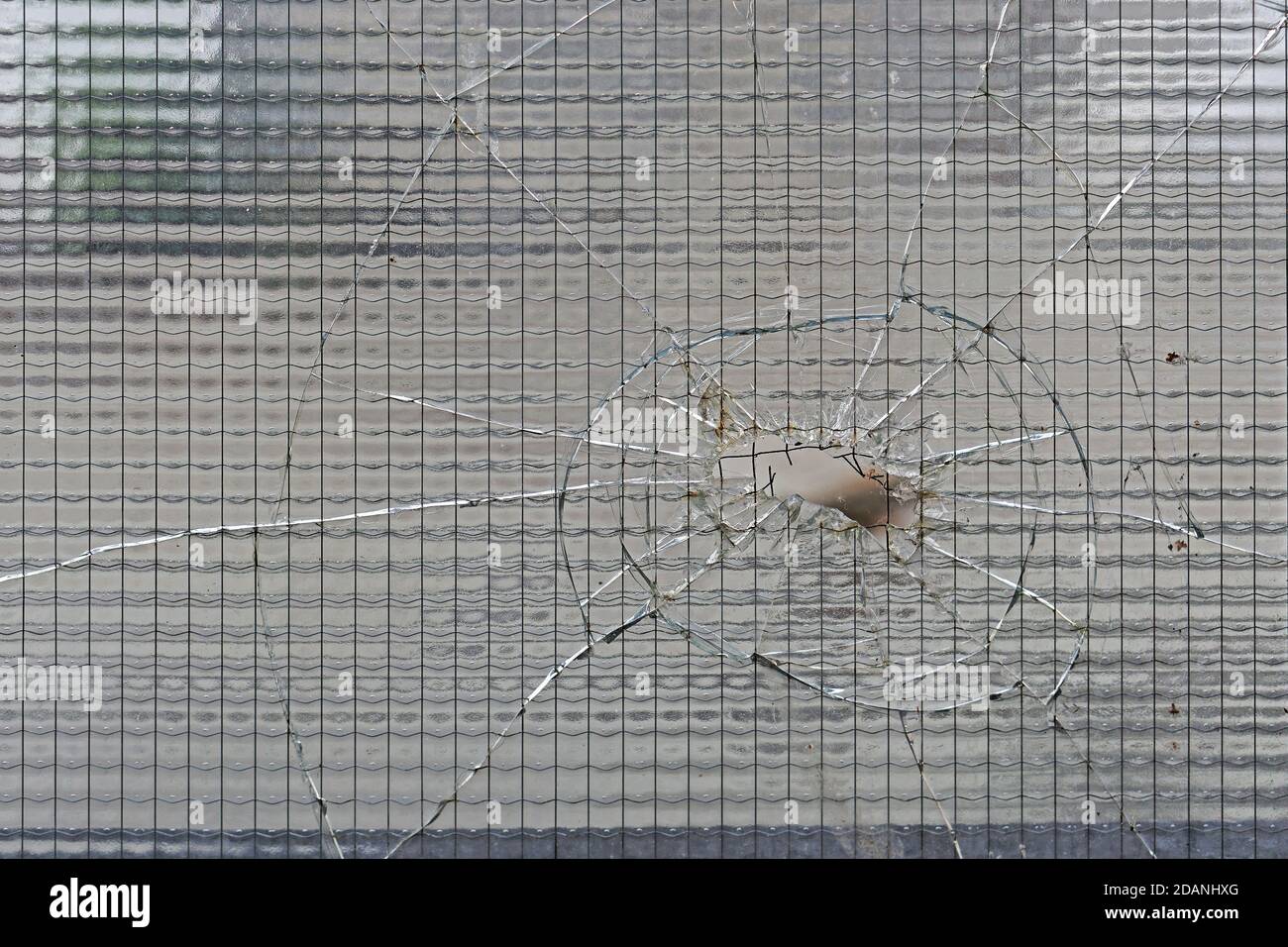 Broken tempered glass hi-res stock photography and images - Alamy