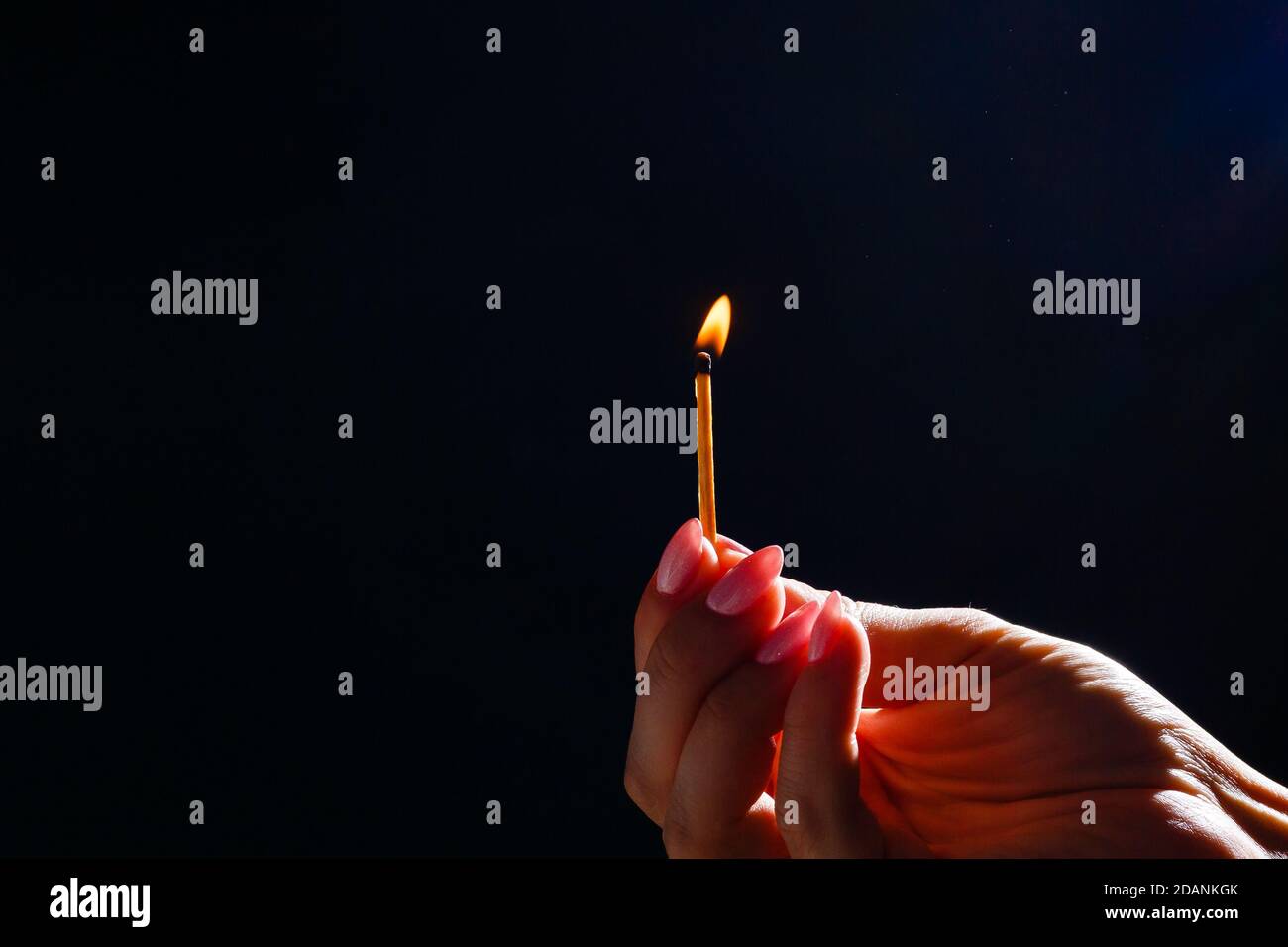 Finger holding burning match hi-res stock photography and images - Alamy