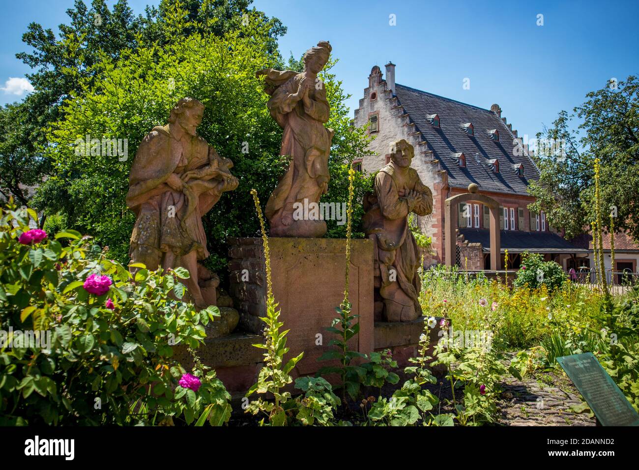 Christian statues hi-res stock photography and images - Alamy