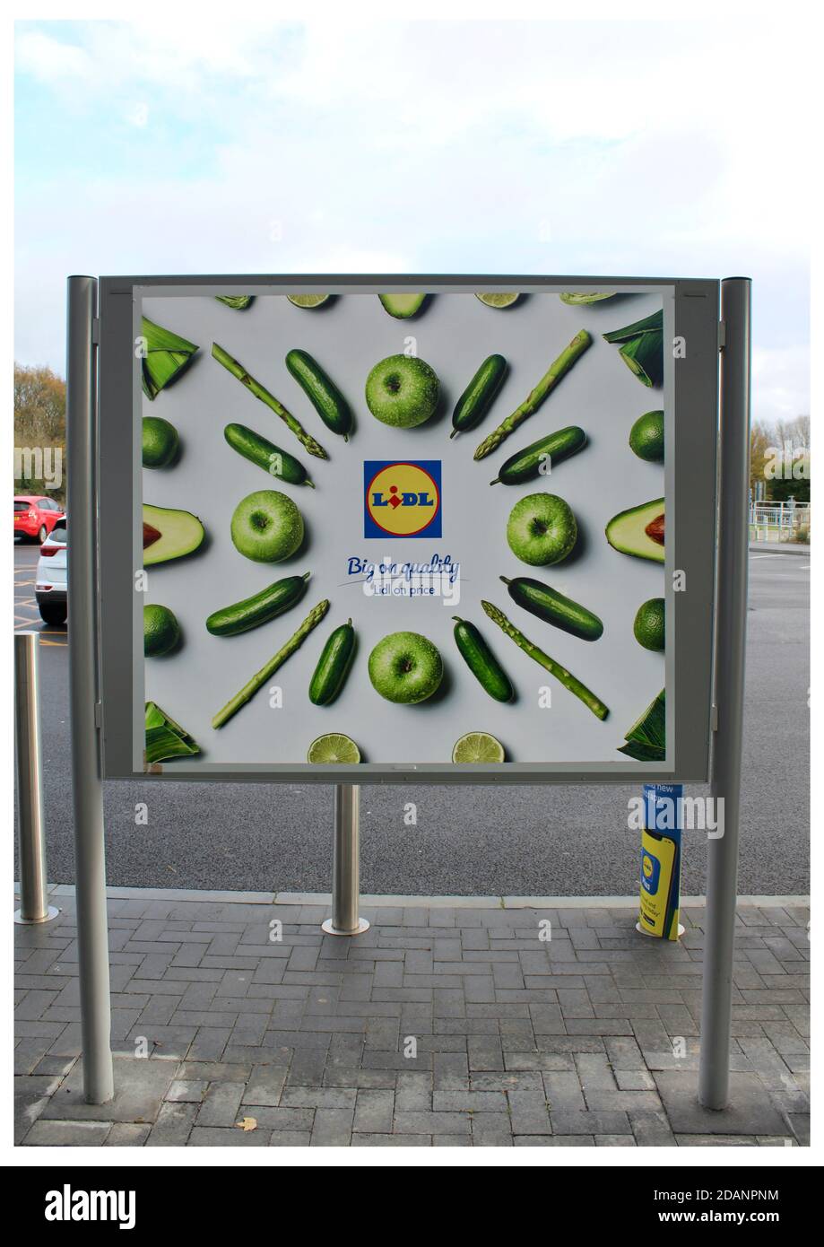 Lidl billboard hi-res stock photography and images - Alamy