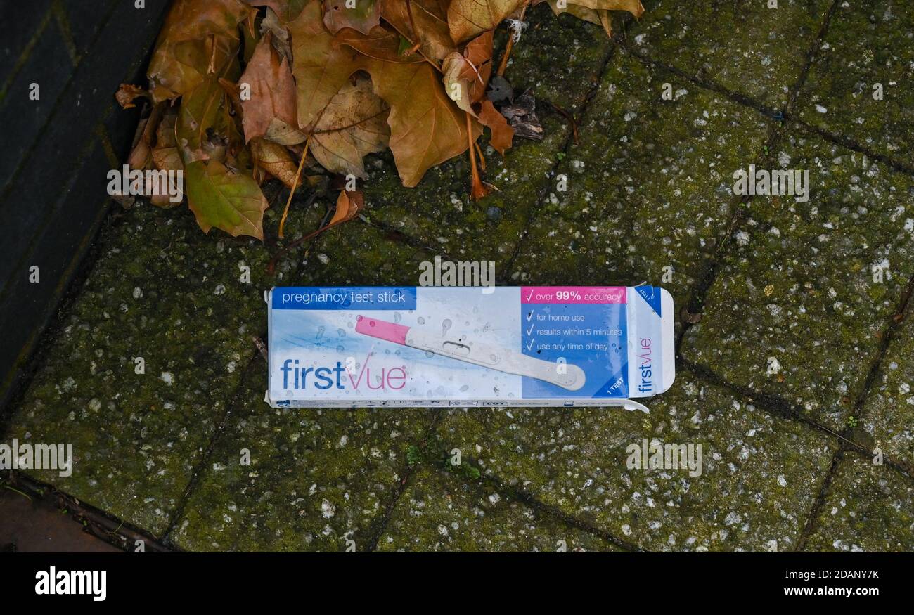 Pregnancy test kit hi-res stock photography and images - Alamy