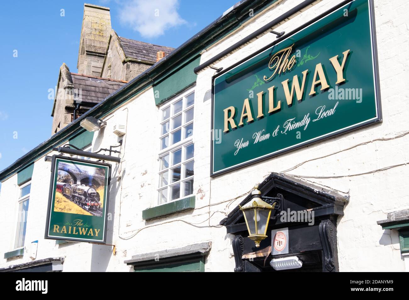 Pub sign railway hi-res stock photography and images - Alamy