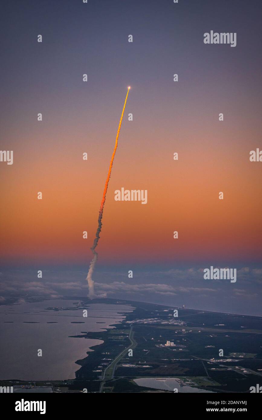 A United Launch Alliance (ULA) Atlas V rocket carrying the NROL-101 ...