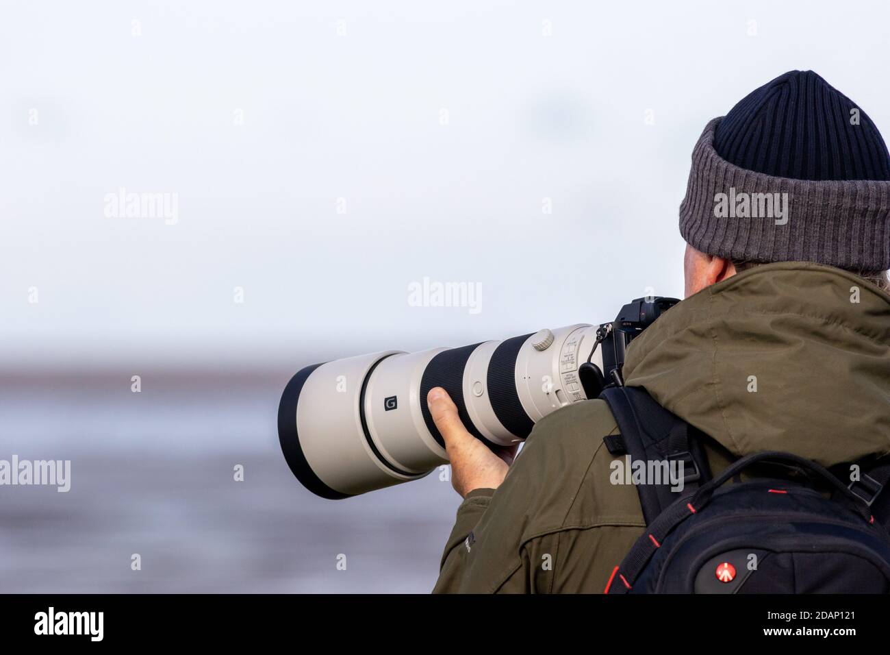 Animal camera tripod uk hi-res stock photography and images - Alamy