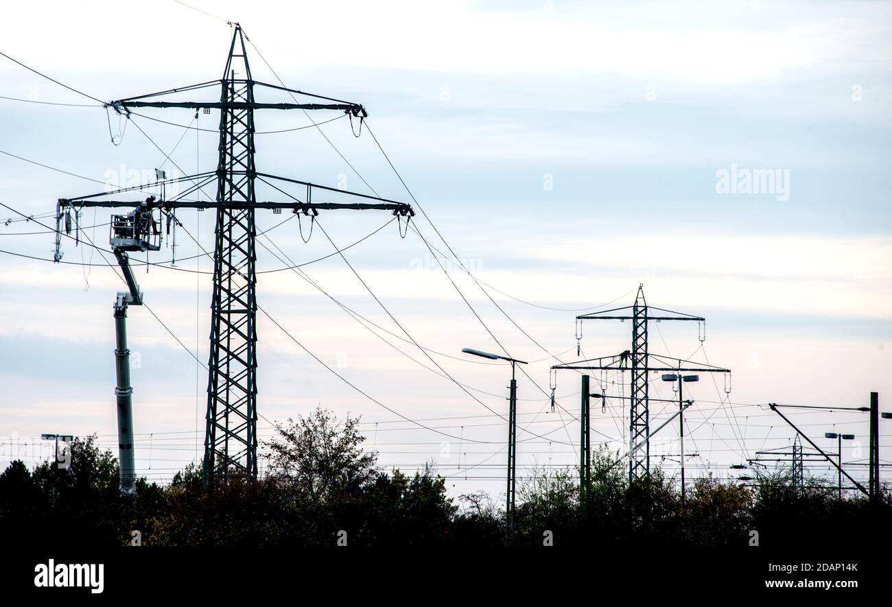 Electricity pylon motorway hi-res stock photography and images - Alamy