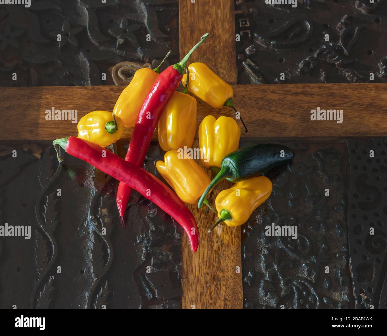 Peppers red yellow green paprika hi-res stock photography and images ...