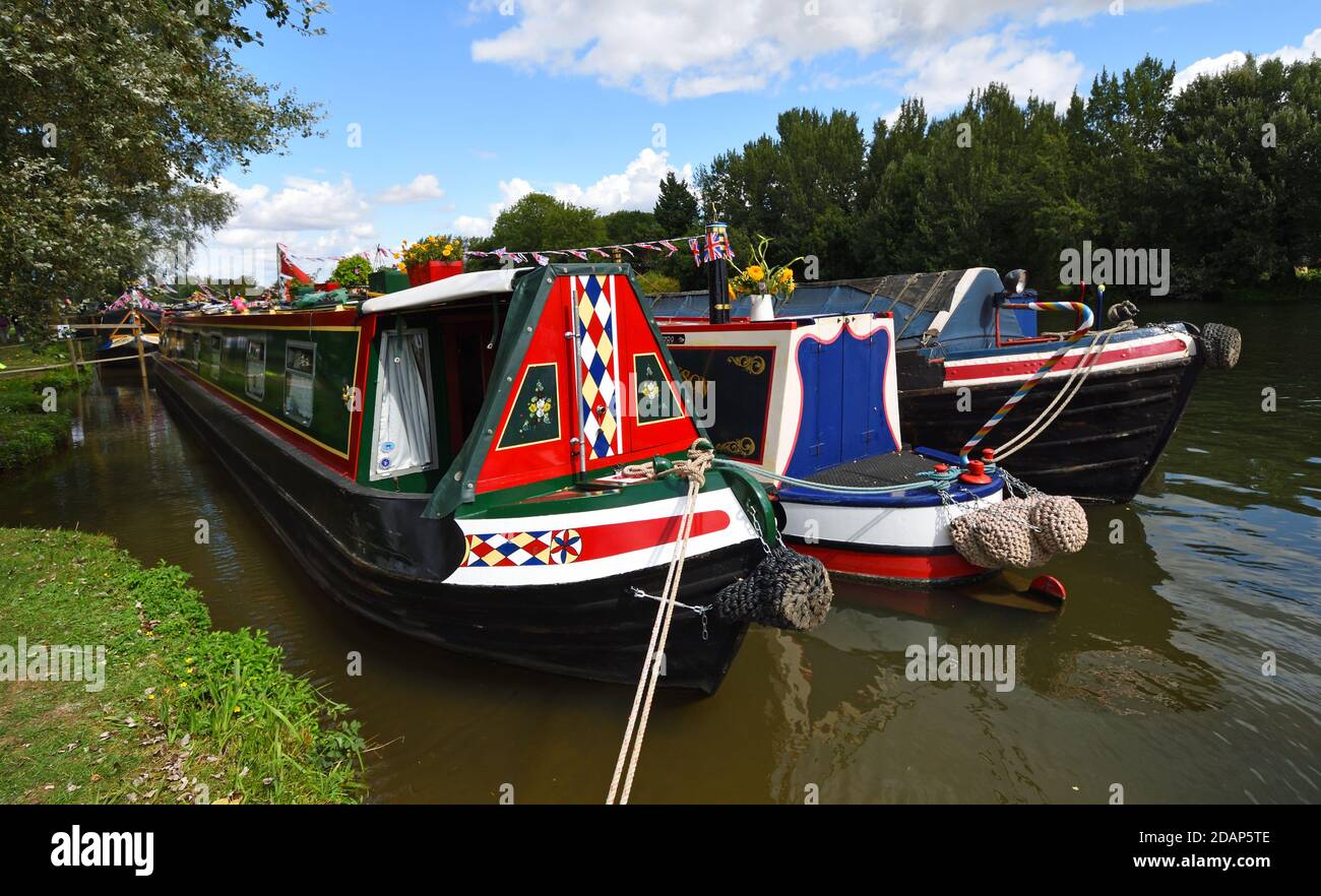 Traditional houseboat narrowboat on hi-res stock photography and images ...