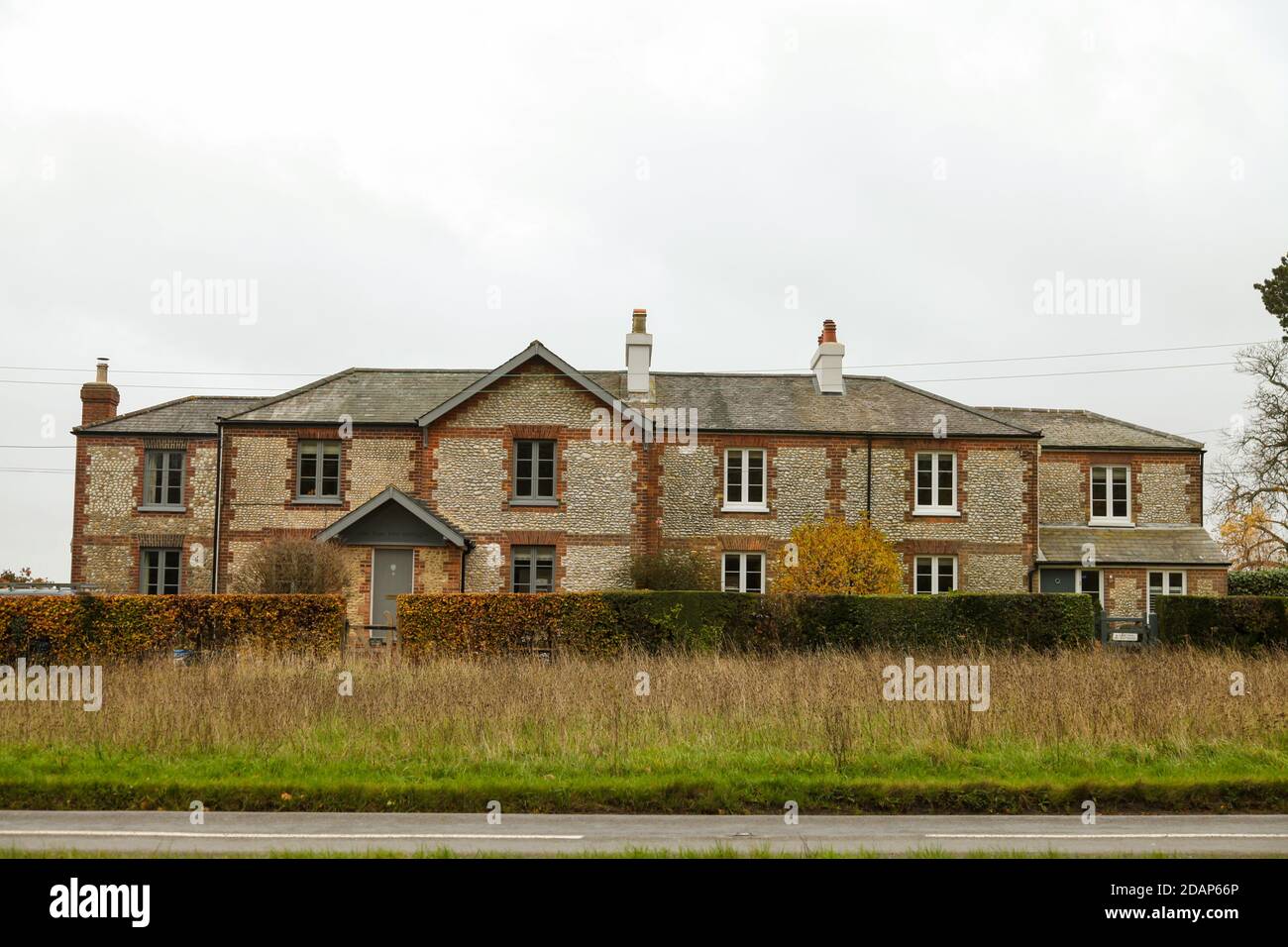Detached Country Cottage High Resolution Stock Photography and Images ...