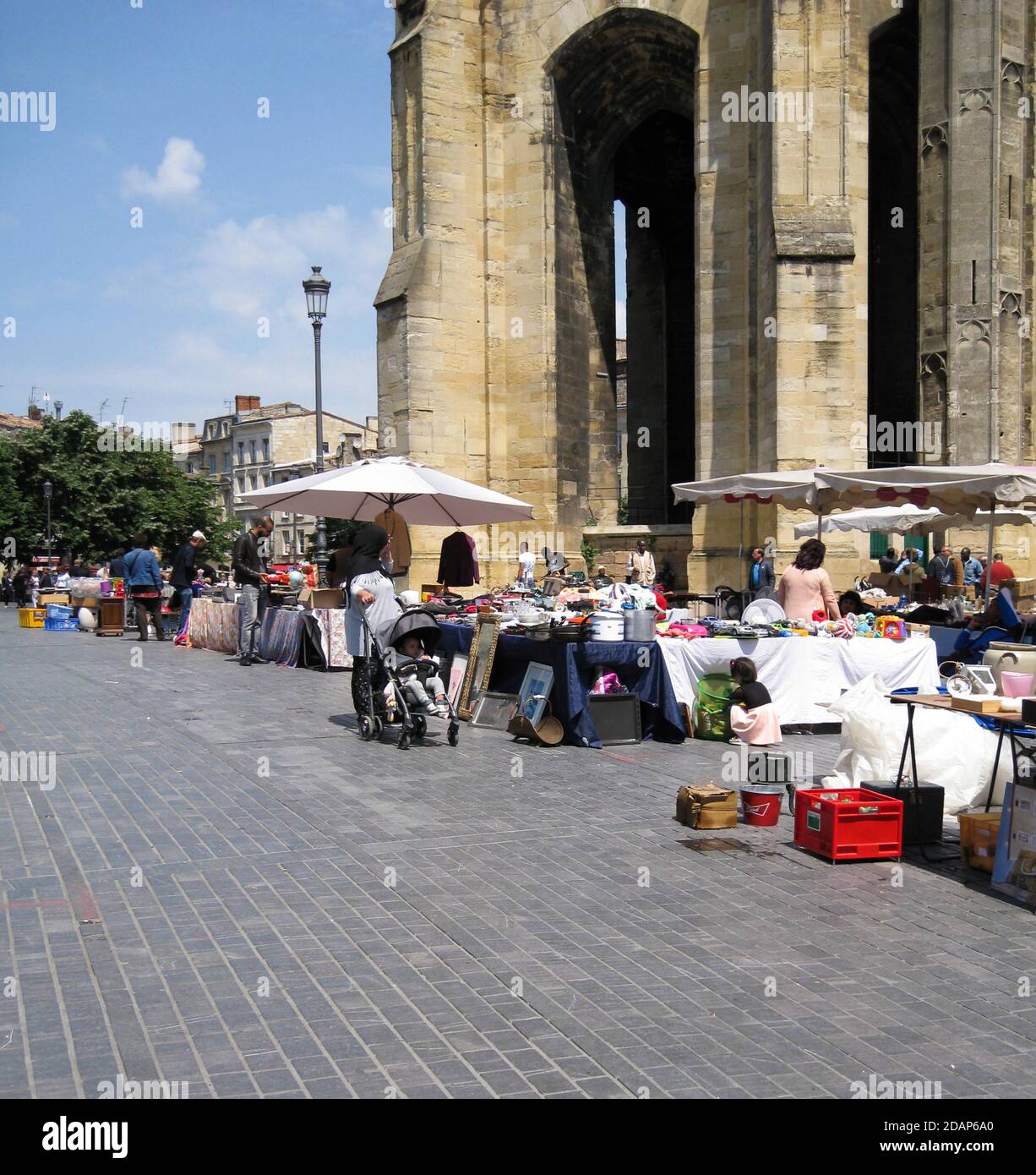 Bordeaux Street market Stock Photo - Alamy