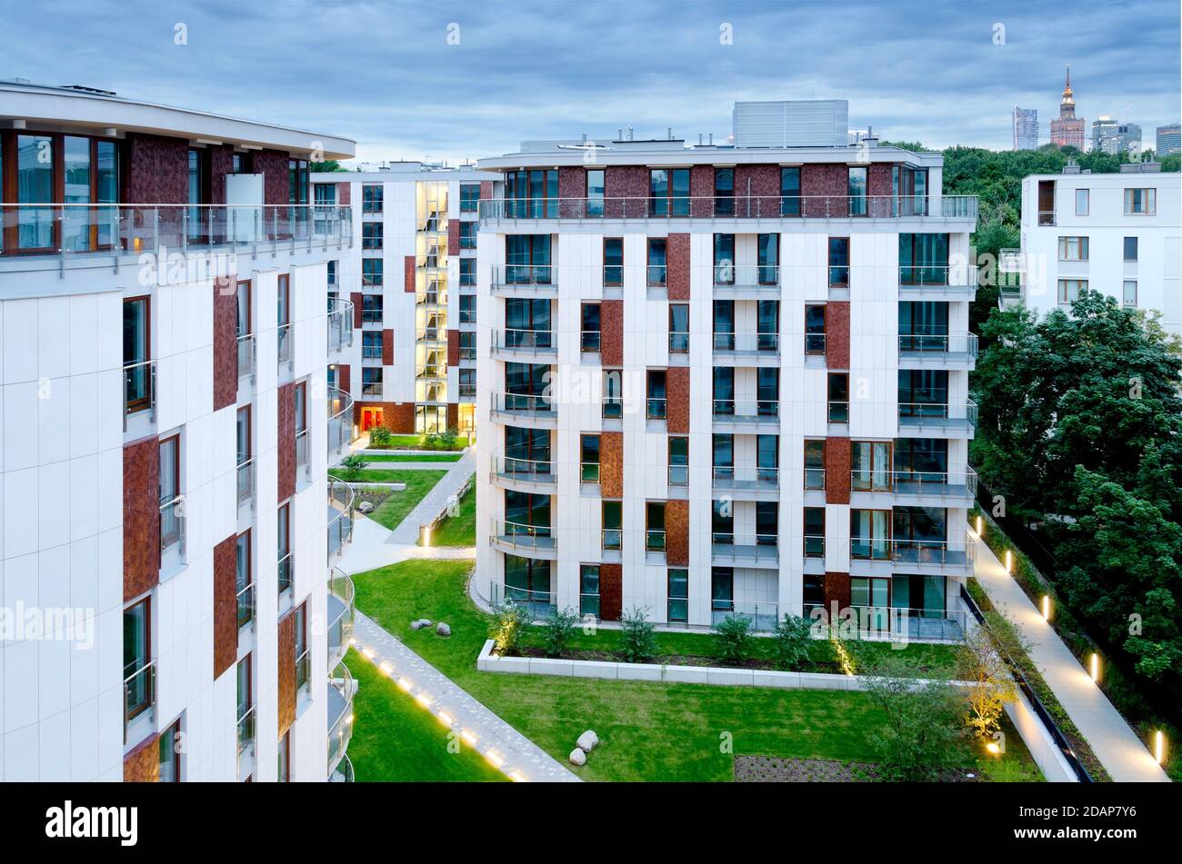 WARSAW, MAZOVIAN PROVINCE, POLAND: Modern housing estate 'Powisle Park ...