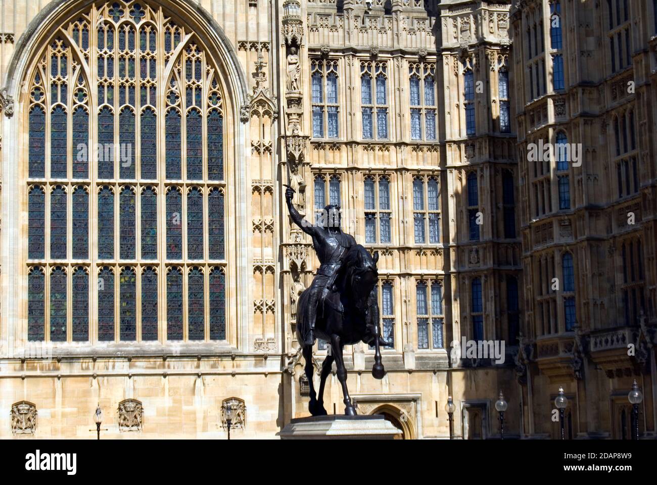 Richard the lionheart statue hi-res stock photography and images - Alamy
