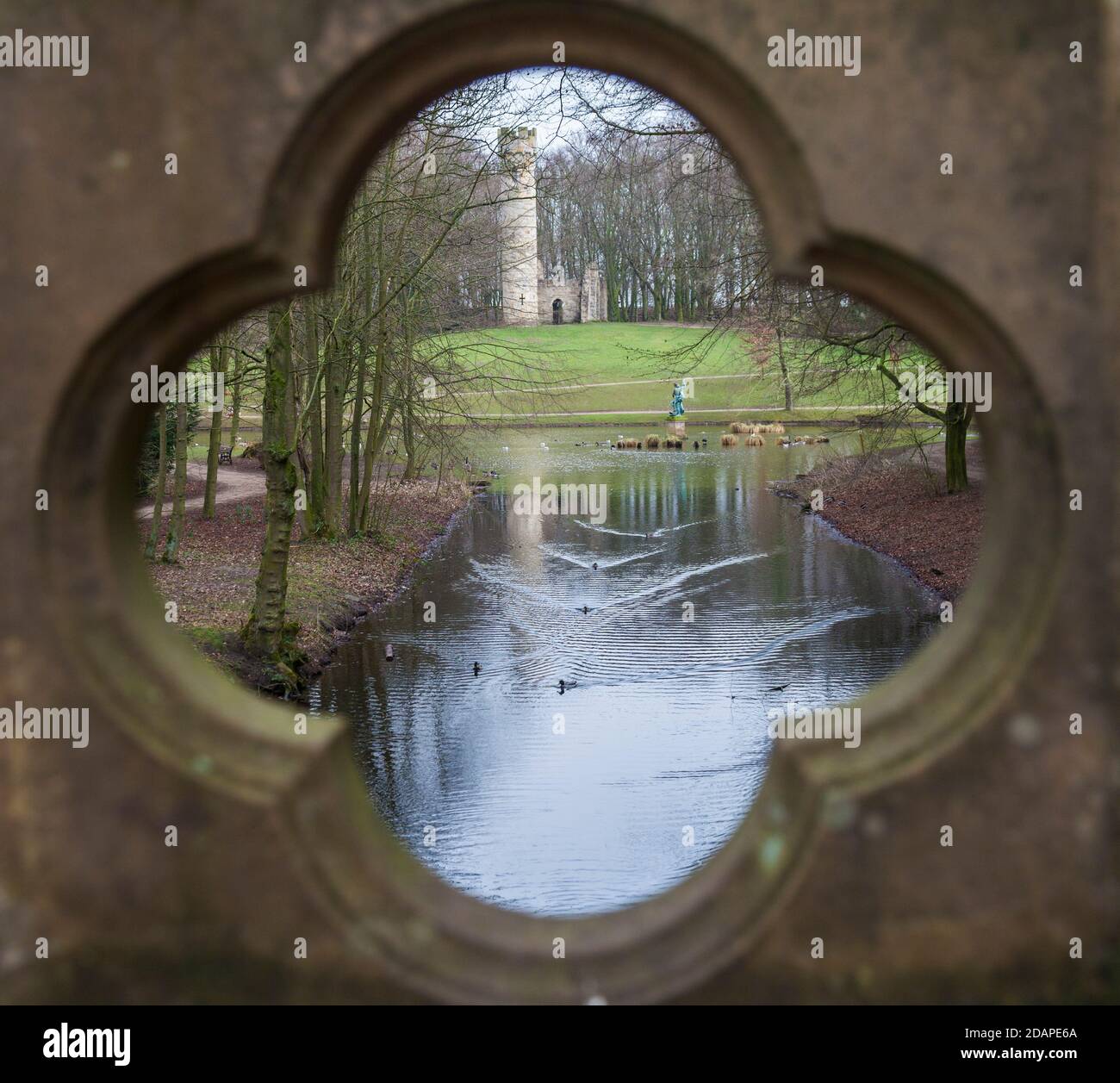 Gothic parapet hi-res stock photography and images - Alamy