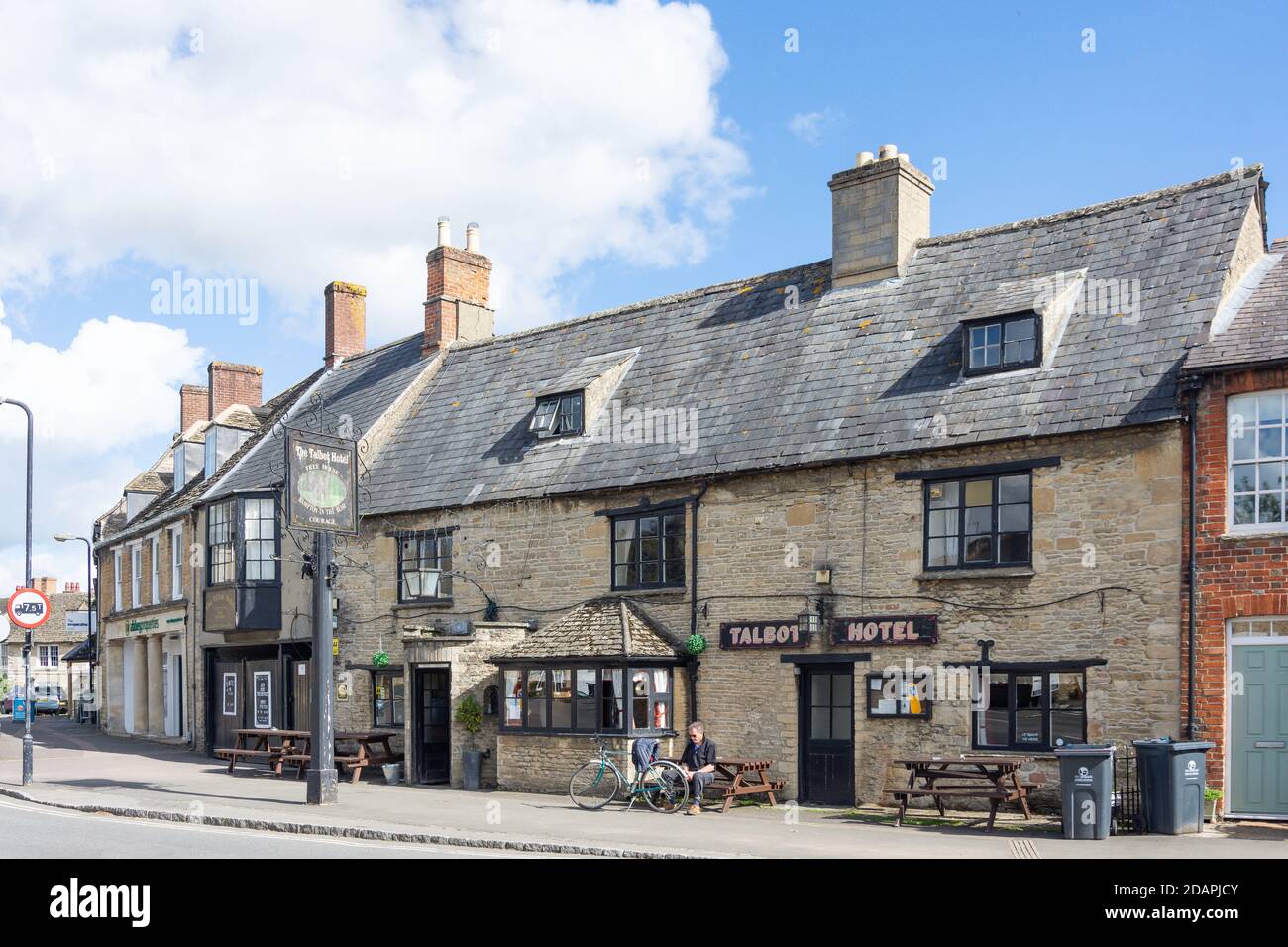 Bampton oxfordshire hi-res stock photography and images - Alamy