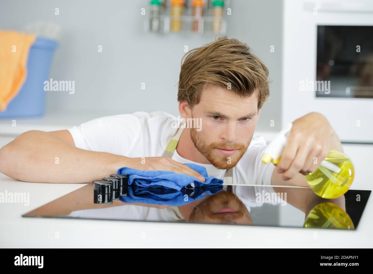 Worktop cleaner hi-res stock photography and images - Alamy