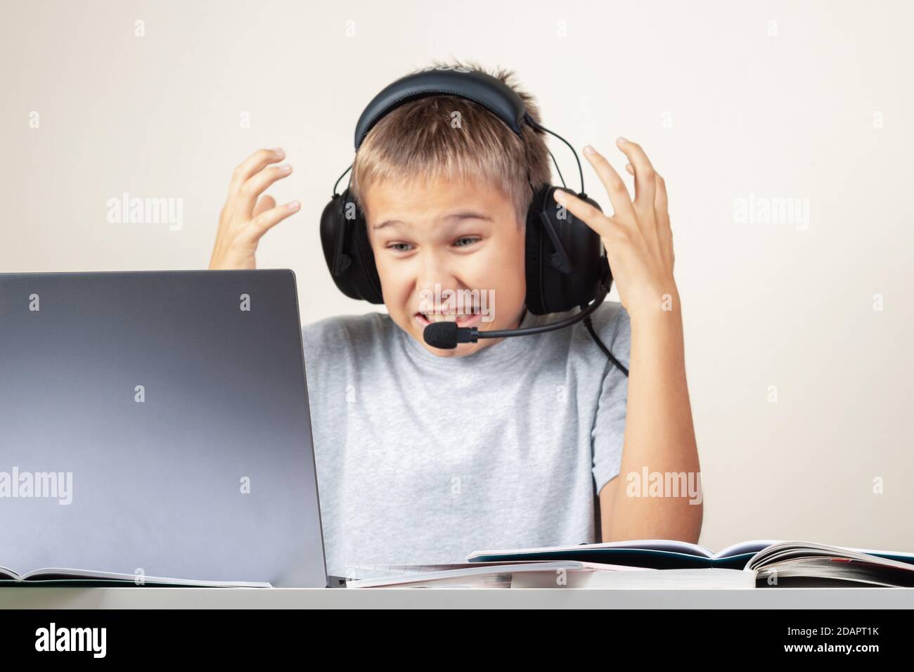 Child computer shocked hi-res stock photography and images - Alamy