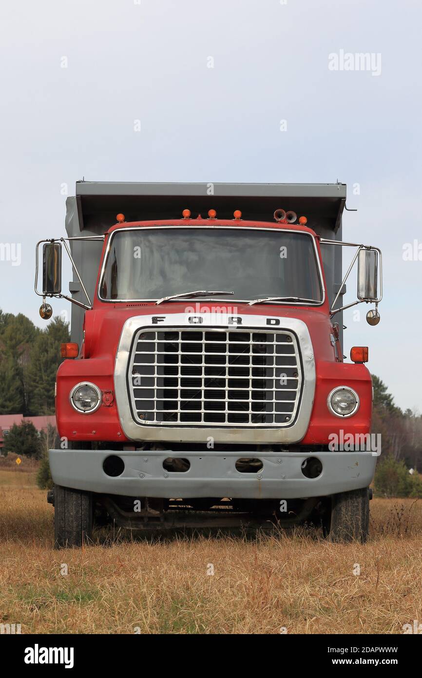 An older Ford gravel truck Stock Photo - Alamy