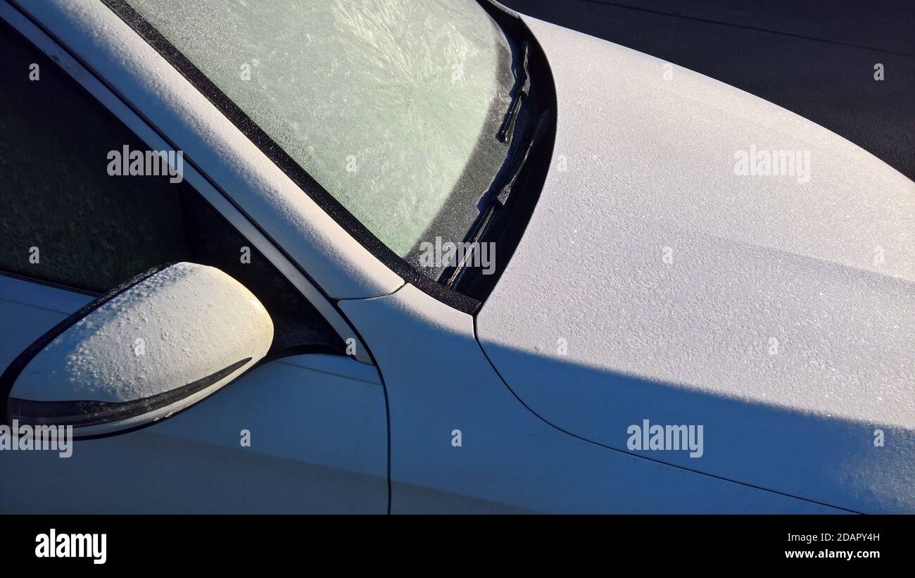 Frozen windows hi-res stock photography and images - Alamy