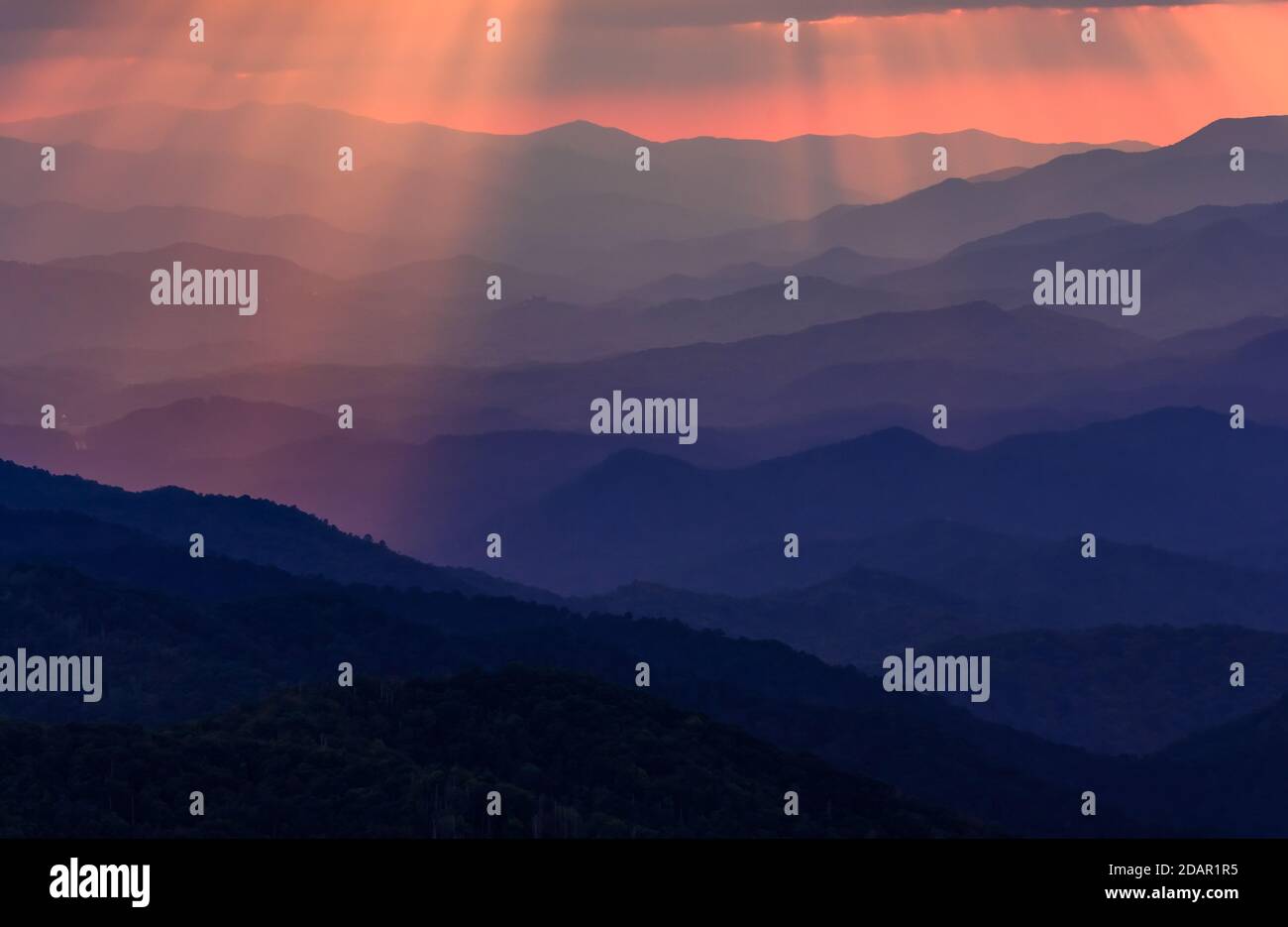 Ridges highlight hi-res stock photography and images - Alamy