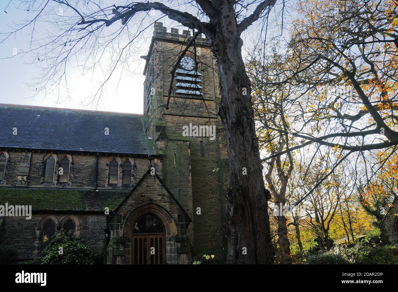 St andrews church maghull hi-res stock photography and images - Alamy