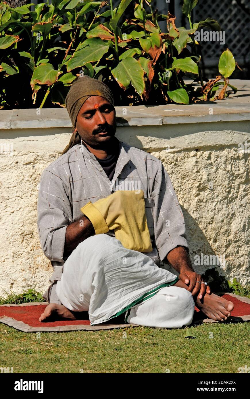 Siesta in India Stock Photo - Alamy