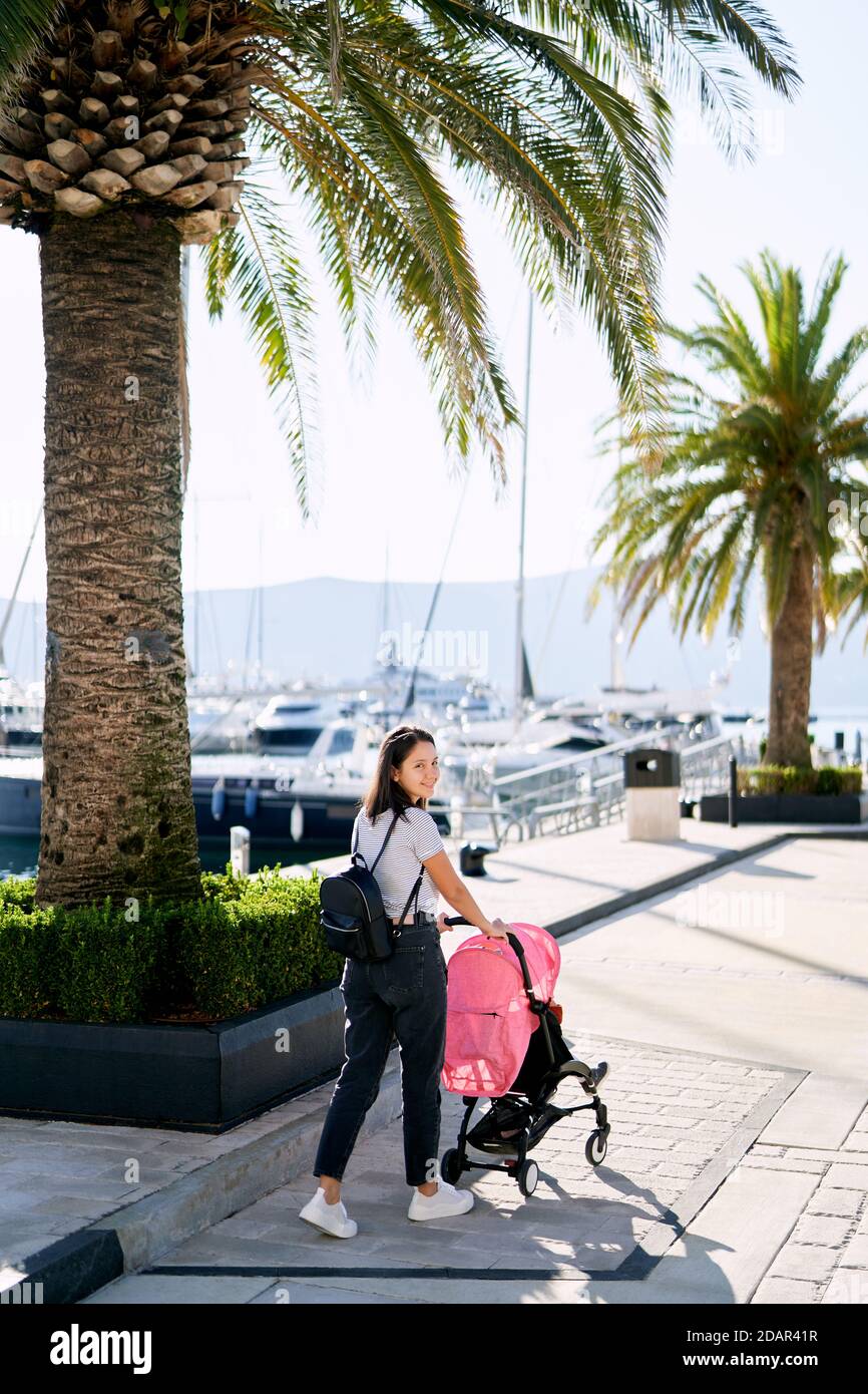 Luxury stroller hi-res stock photography and images - Alamy