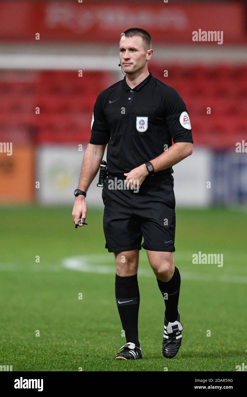 Referee Thomas Bramall in action Stock Photo - Alamy