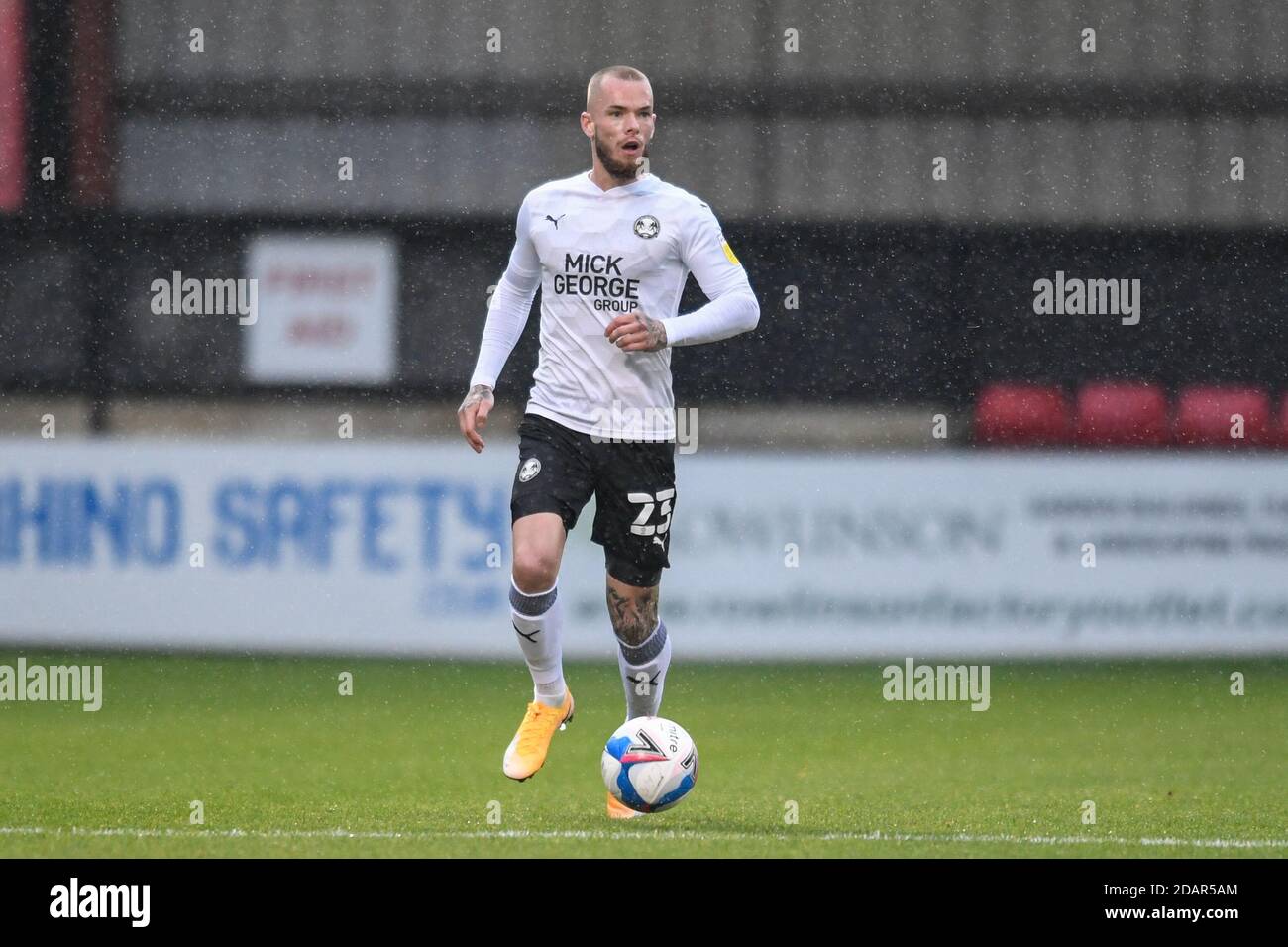 Joe Ward #23 of Peterborough United looks for a pass Stock Photo - Alamy