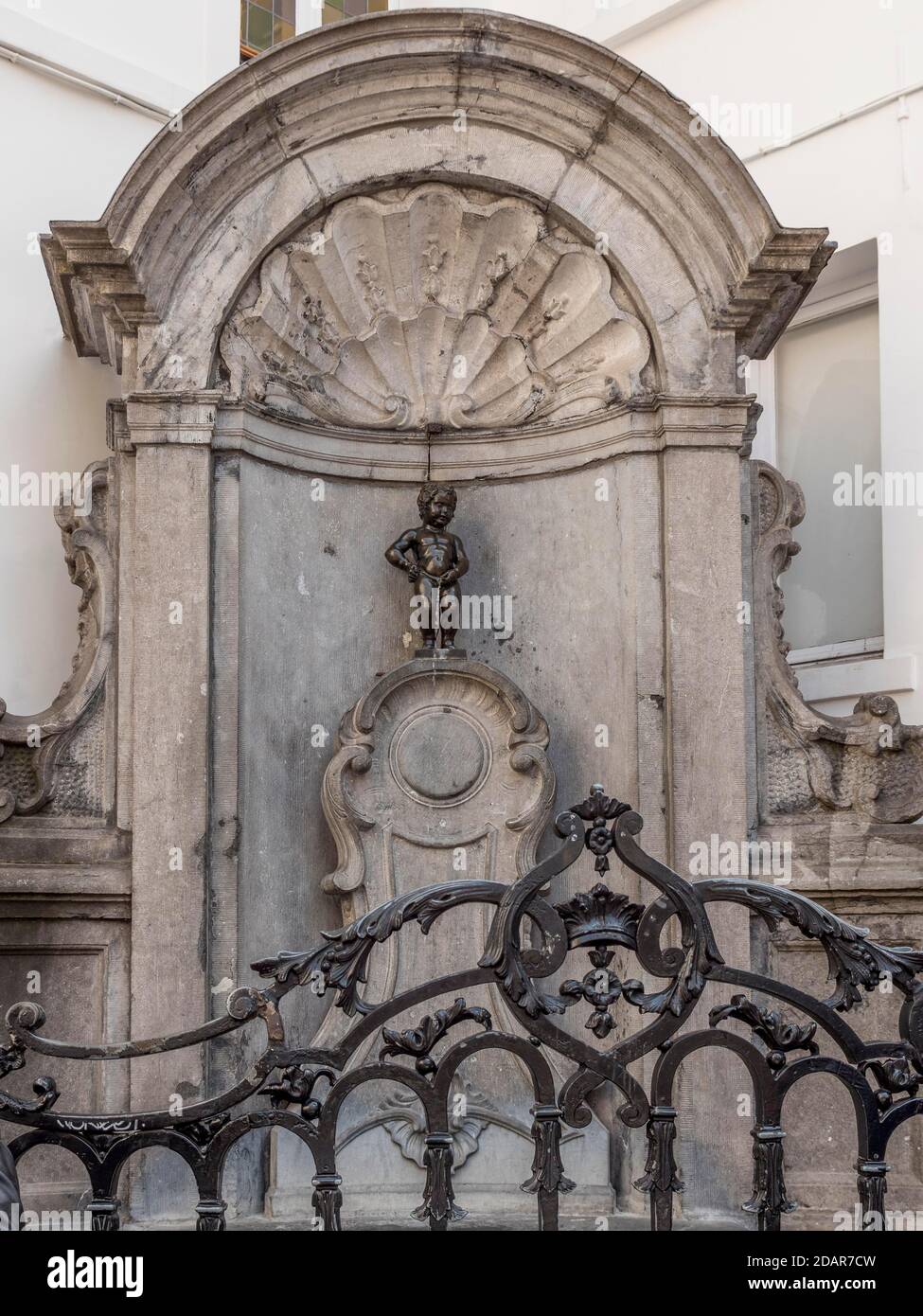 Manneken pis fountain brussels hi-res stock photography and images - Alamy