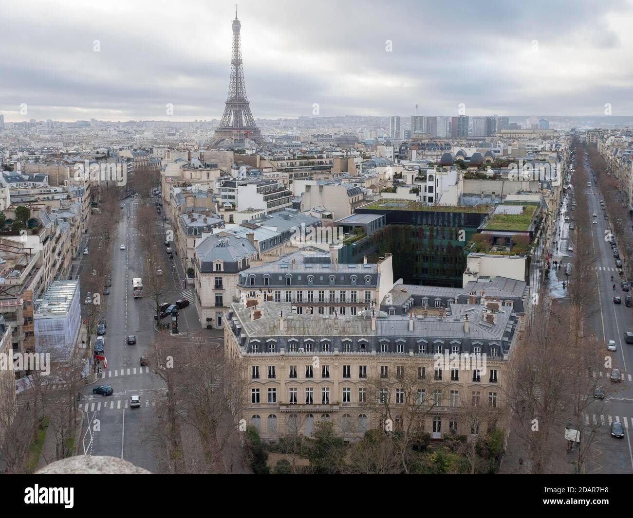City view of Arc de Triomphe de l'Etoile towards the Eiffel Tower, Paris, France Stock Photo - Alamy
